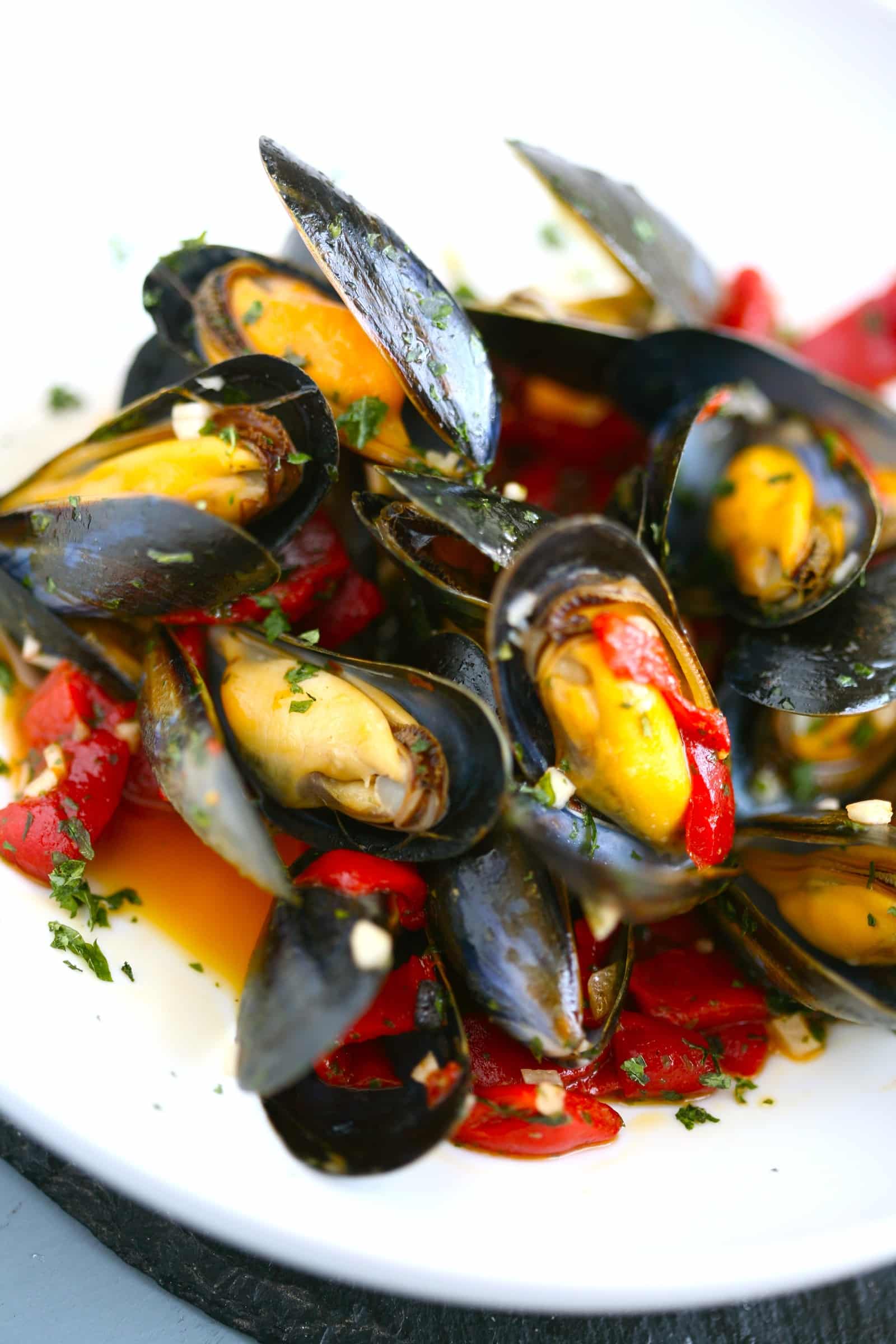 France Live Moules de Bouchot - Mussels 1 kg Tray price per kg sold by ...